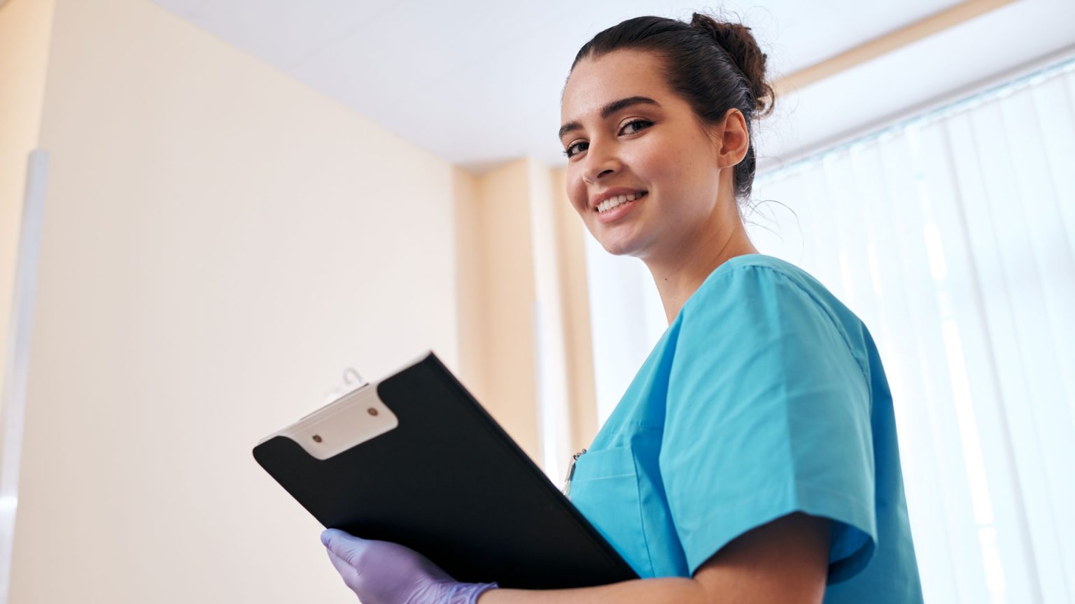 ¿Quieres ser enfermero o enfermera? Te explicamos cómo estudiar enfermería